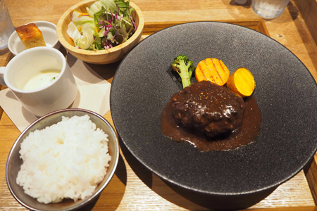 帰省2024夏「神戸北野の屋内ランチ」: ココアの気ままな日々